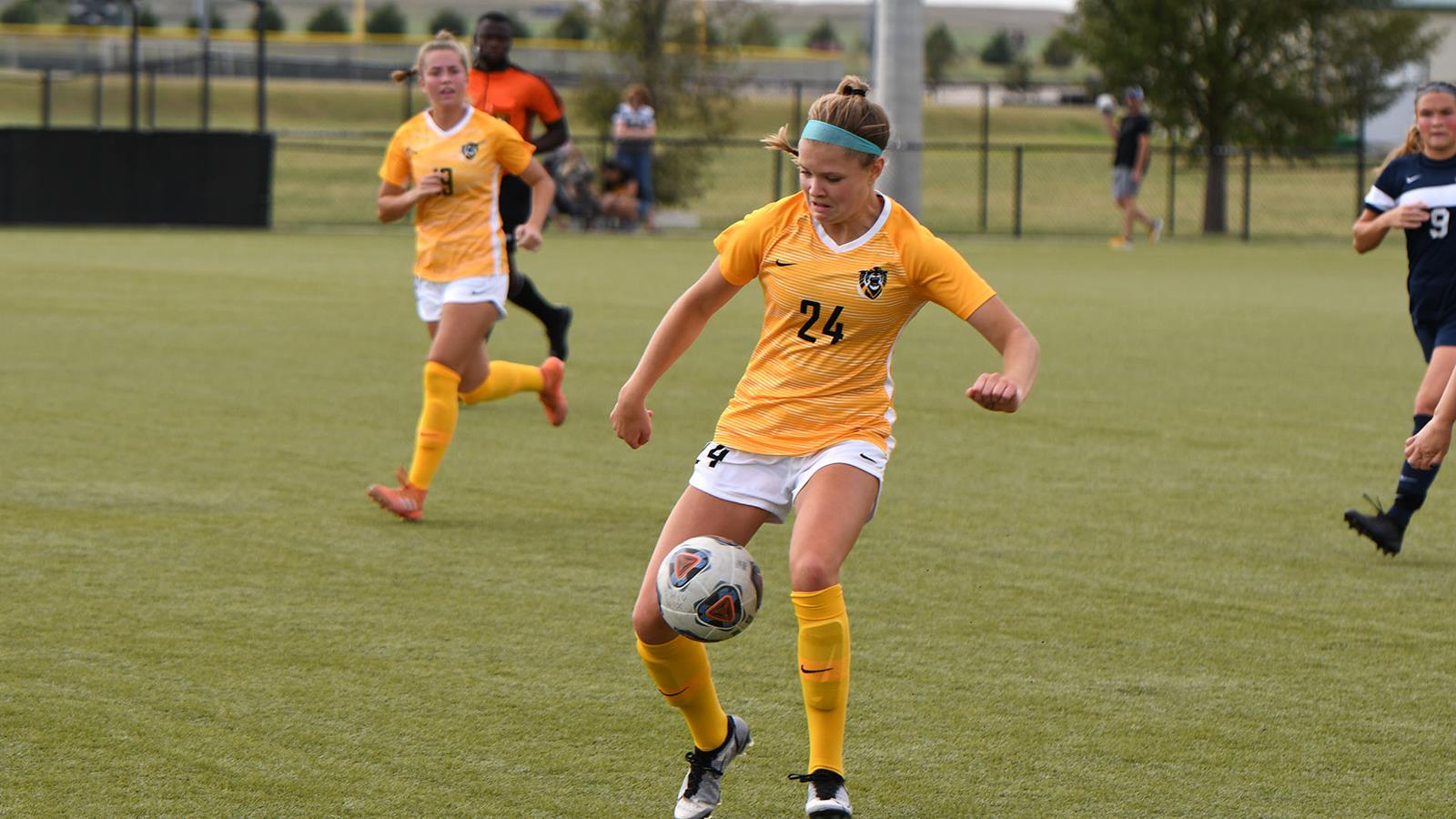 Emily Reitz - Women's Soccer - FHSU Athletics