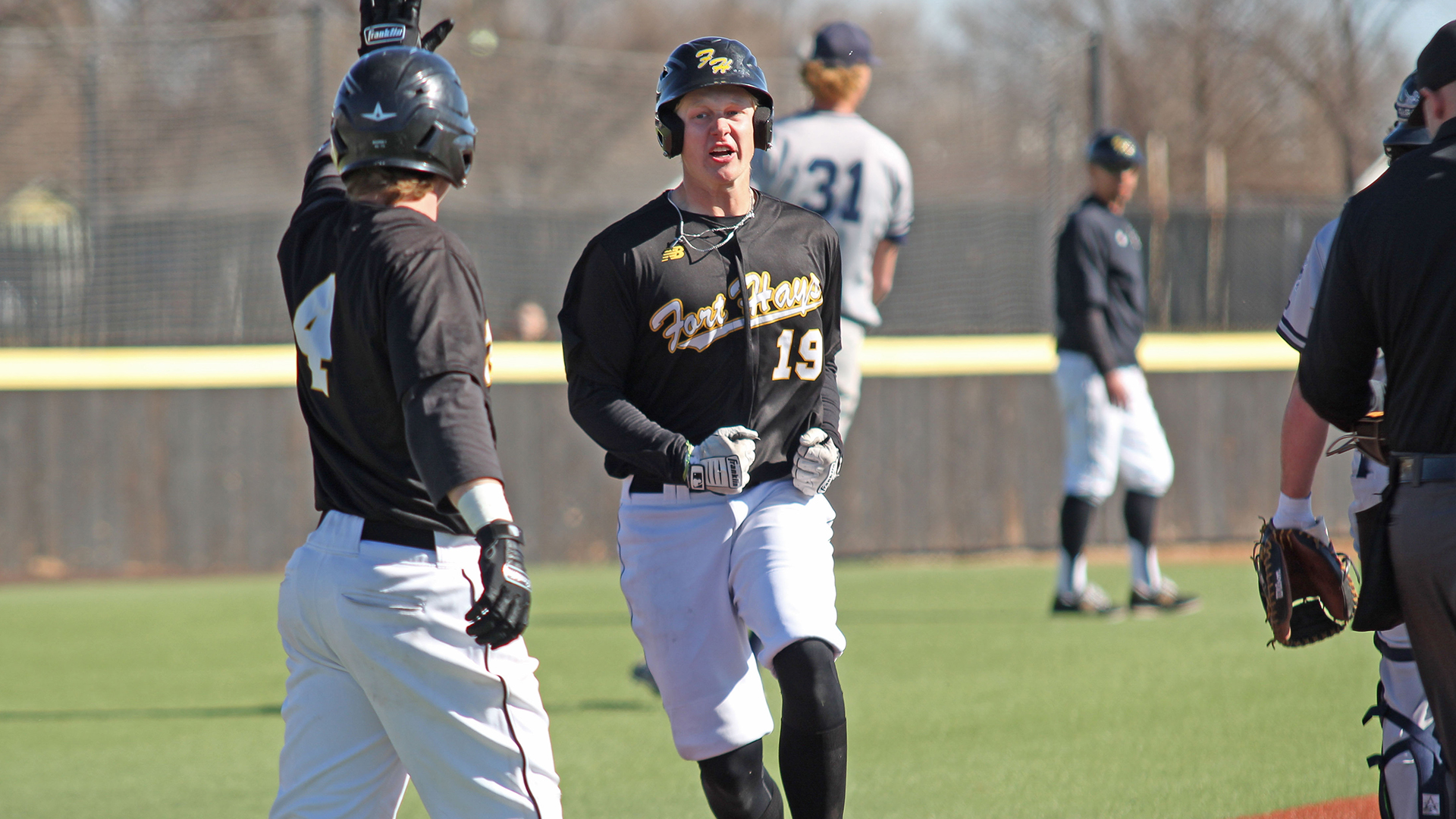 Mason Holton - Baseball - FHSU Athletics