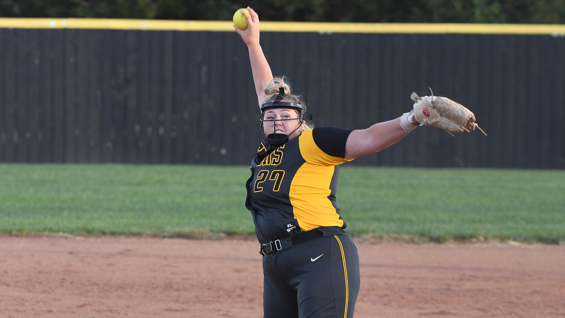Bailey Carlson - Softball - FHSU Athletics