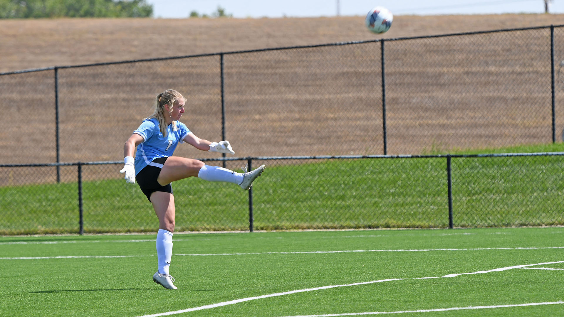 Isabel Robben - Women's Soccer - FHSU Athletics