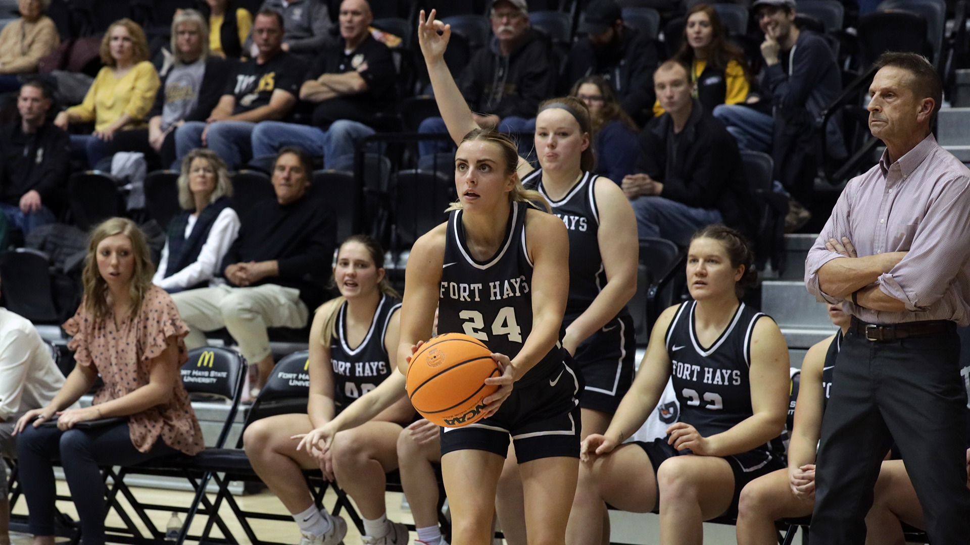 Emma Ruddle - Women's Basketball - FHSU Athletics