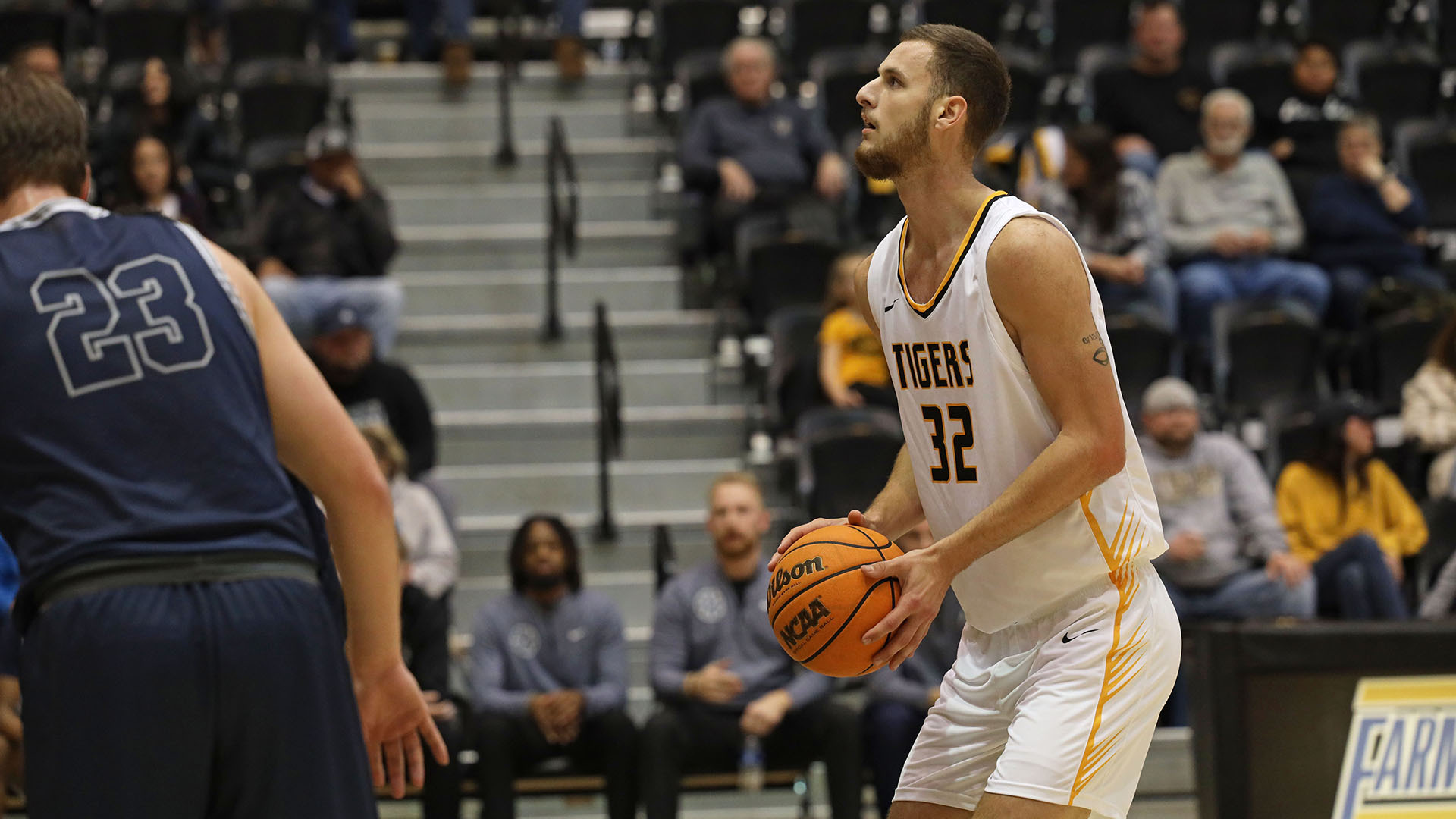Haggan Hilgendorf - Men's Basketball - FHSU Athletics