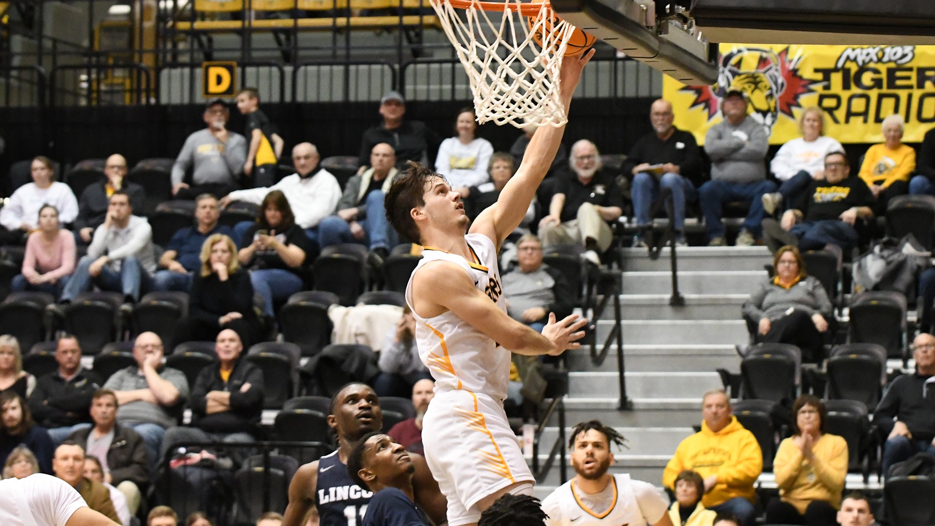 Hammeke Lifts Tigers to Victory over Lincoln in Hays with Buzzer-Beater ...