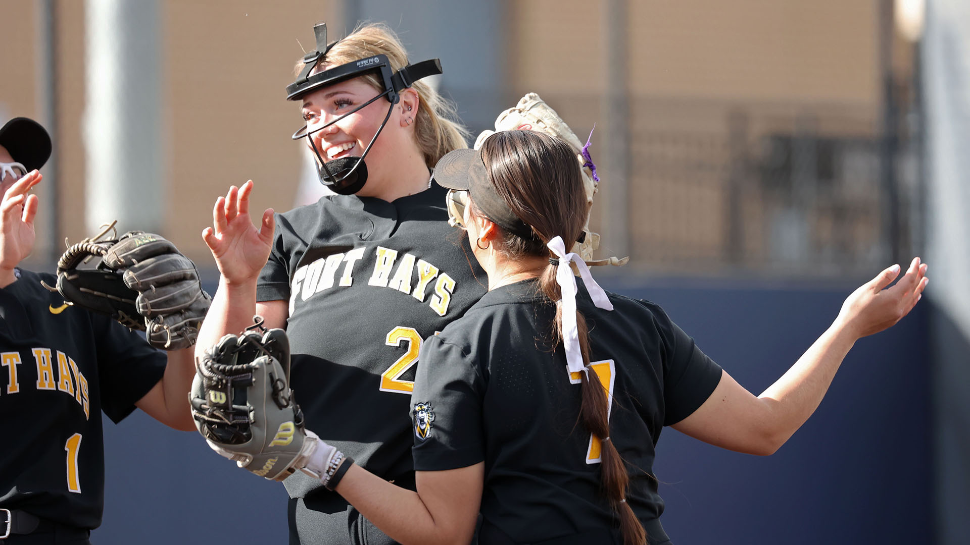 Bailey Carlson - Softball - FHSU Athletics