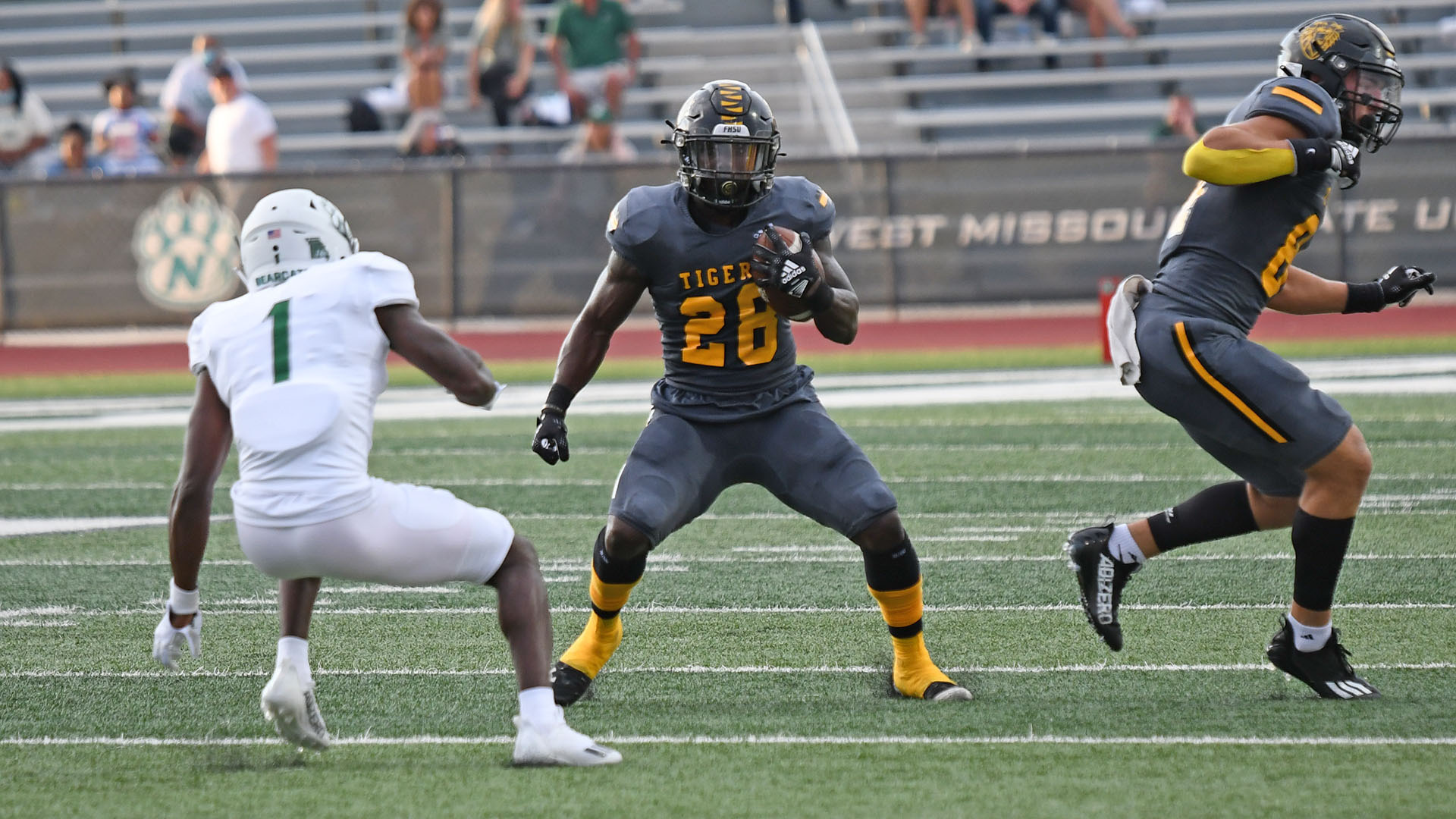 Ja'Quan Tillis - Football - FHSU Athletics
