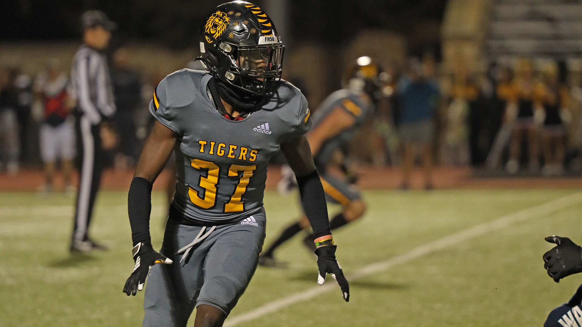 Blake Davis - Football - FHSU Athletics