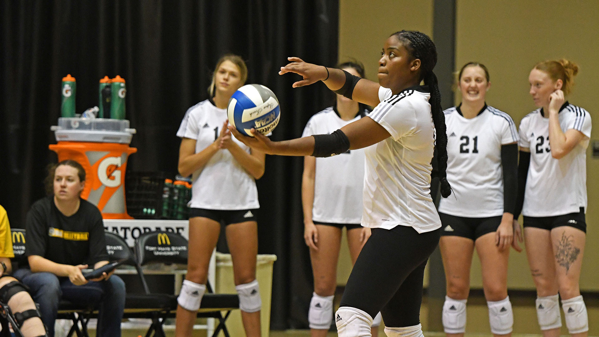 Andressa Ribeiro Soares - Volleyball - FHSU Athletics