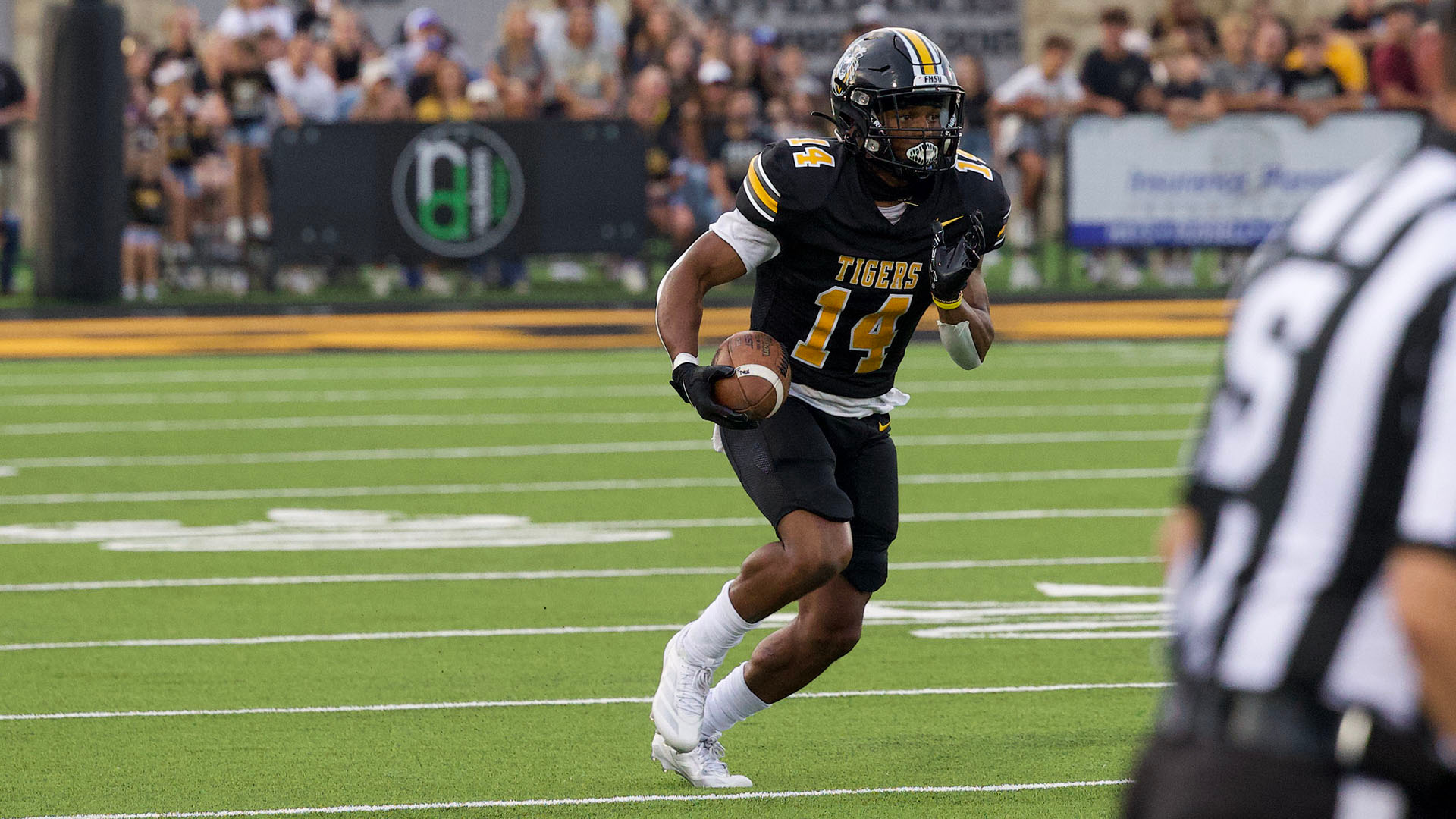 Football Single-Game Tickets for 2025 Season Now Available - FHSU Athletics