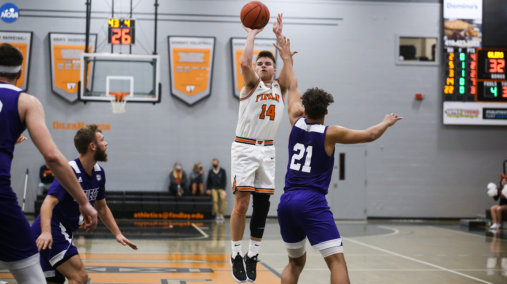 Oilers Defeat Trojans 80-73 - University of Findlay