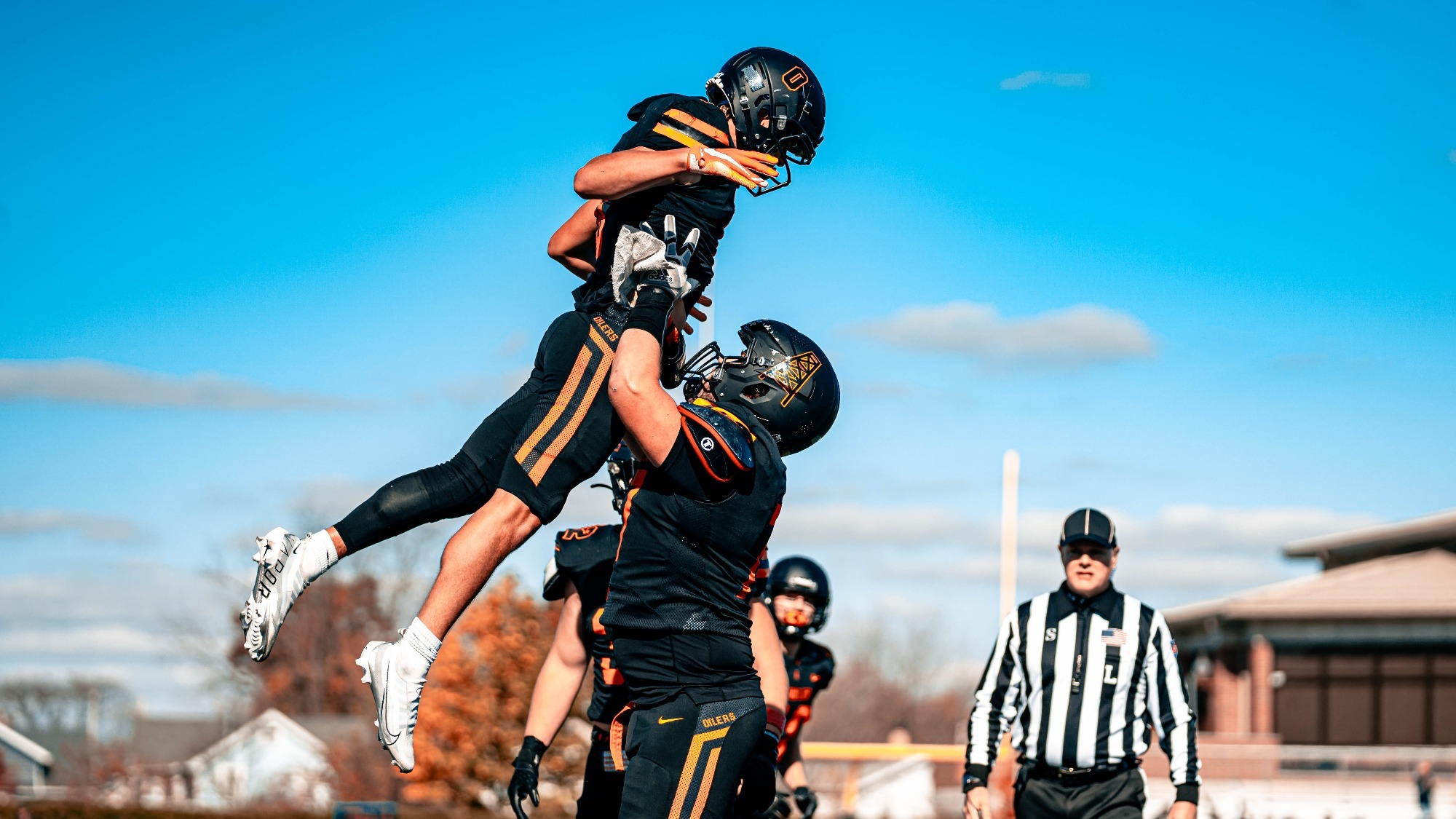 Football Soars Past Panthers - University of Findlay