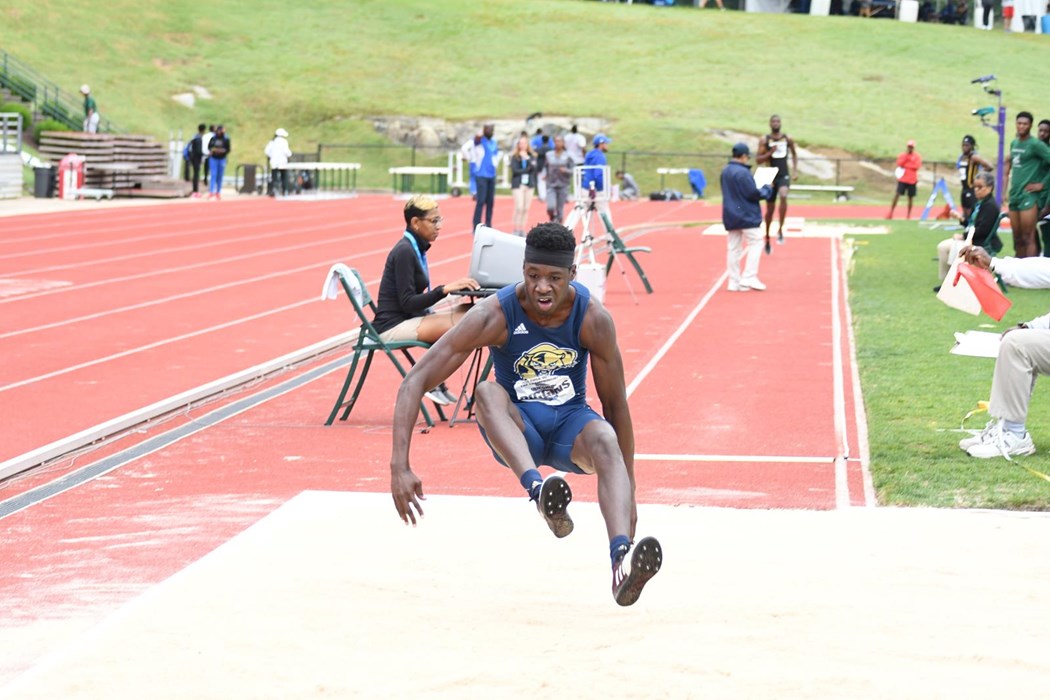 Queshun Riggins - 2023-24 - Men's Cross Country/ Track - FIU Athletics