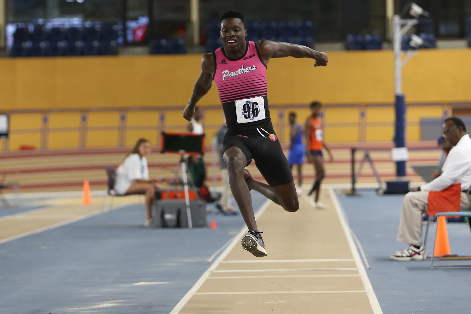 Queshun Riggins - 2023-24 - Men's Cross Country/ Track - FIU Athletics