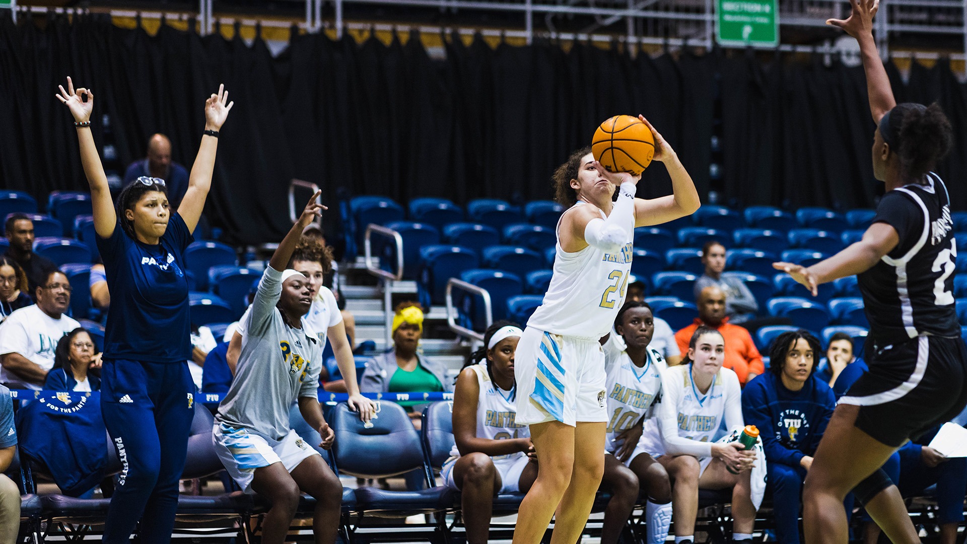 Sariana Rodriguez Camacho - 2023-24 - Women's Basketball - FIU Athletics