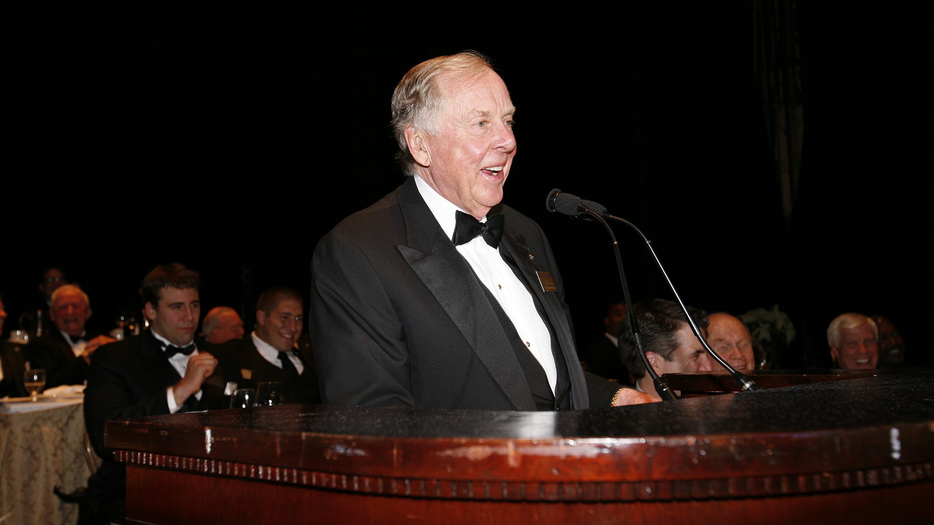 NFF Mourns the Passing of T. Boone Pickens - National Football Foundation