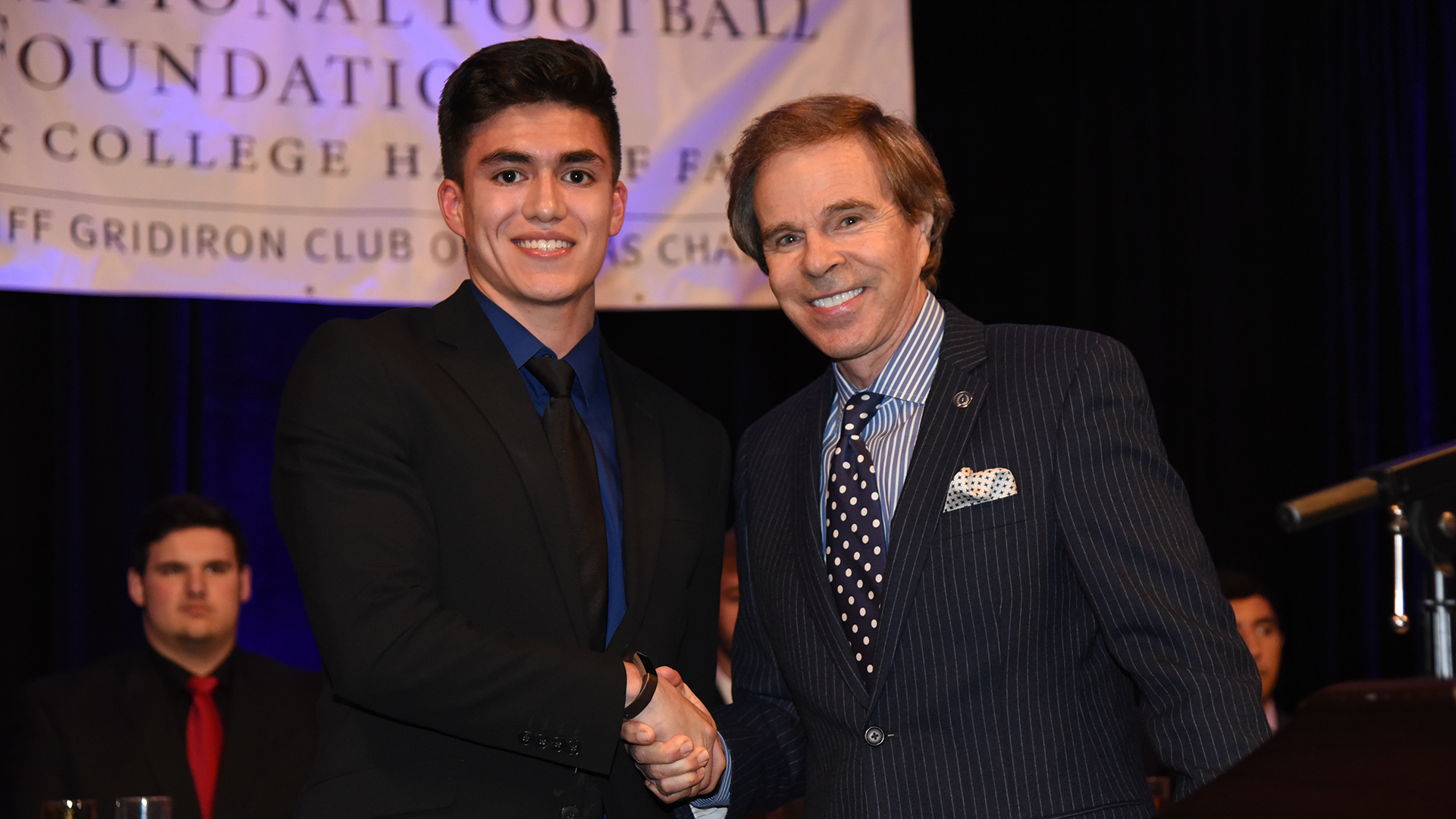 Scott Murray Named 2021 Distinguished Texan by the NFF Gridiron Club of ...