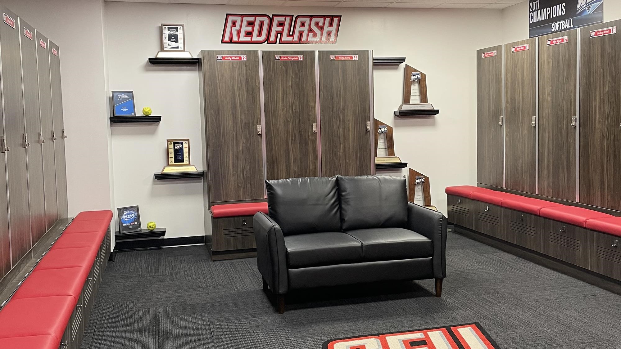 Softball Unveils New Locker Room - Saint Francis University Athletics