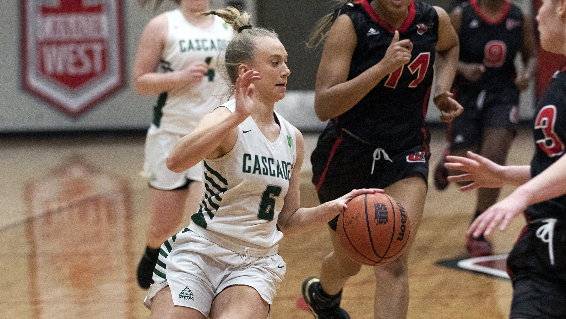 Alexis Worrell - Women's Basketball - University of the Fraser Valley