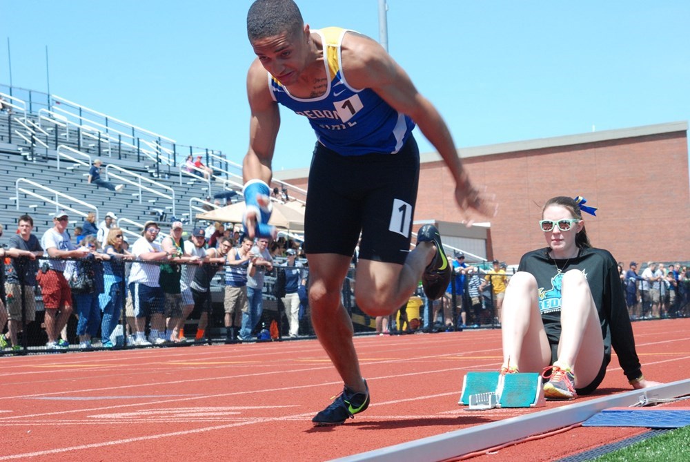 Jonmichael Knapp - Men's Track and Field - Fredonia State University ...