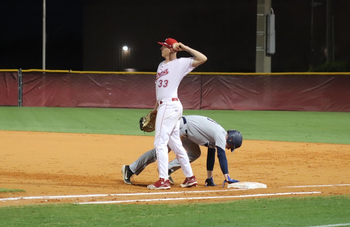 Baseball Falls in Conference Opener to No. 7 Spartans - Florida ...