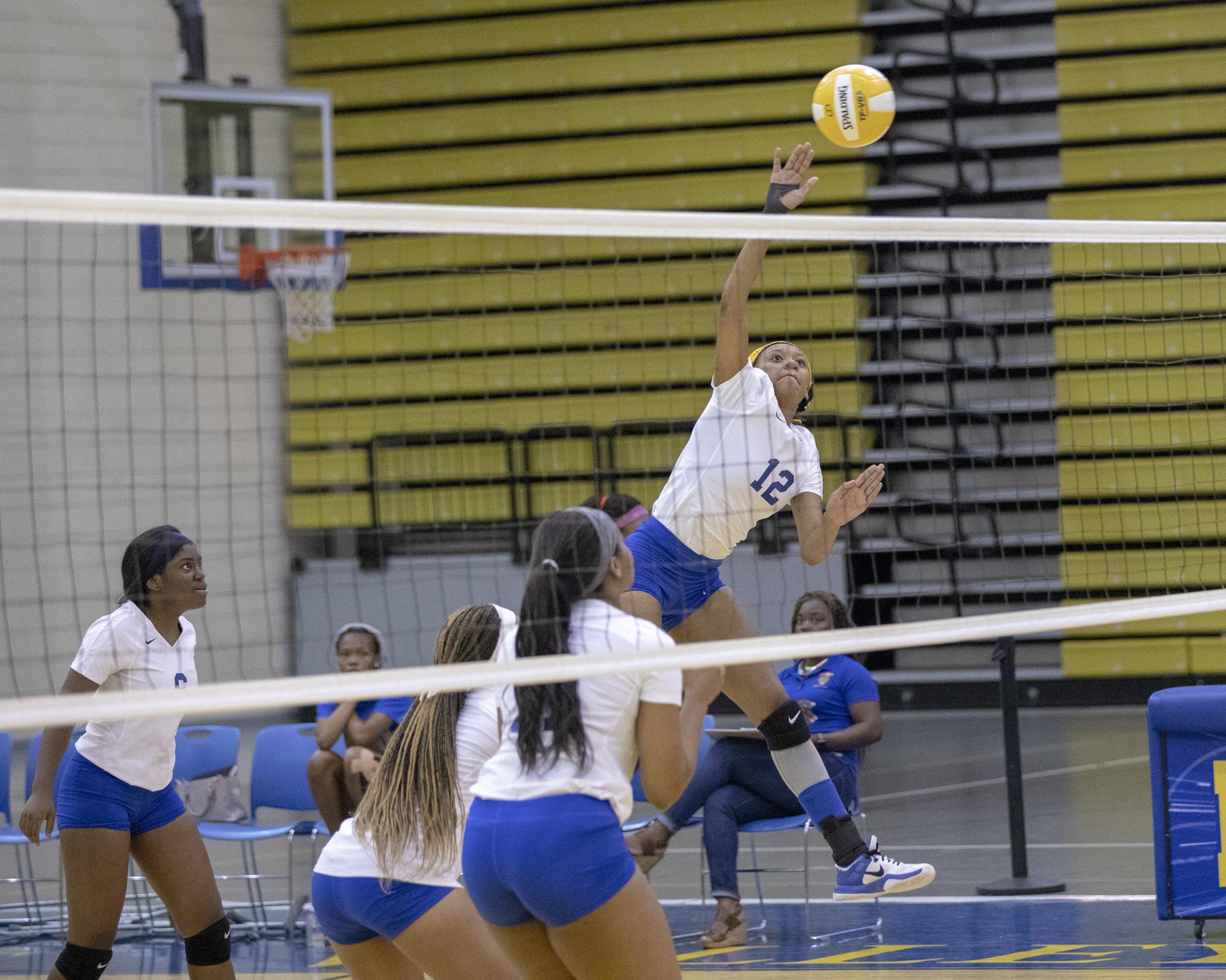 Nia Bell - Women's Volleyball - FVSU Athletics