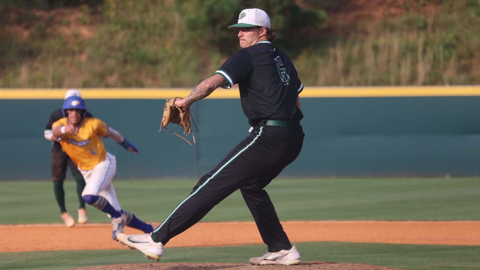 Williams Receives CAC Baseball Pitcher of the Week Award - Georgia ...
