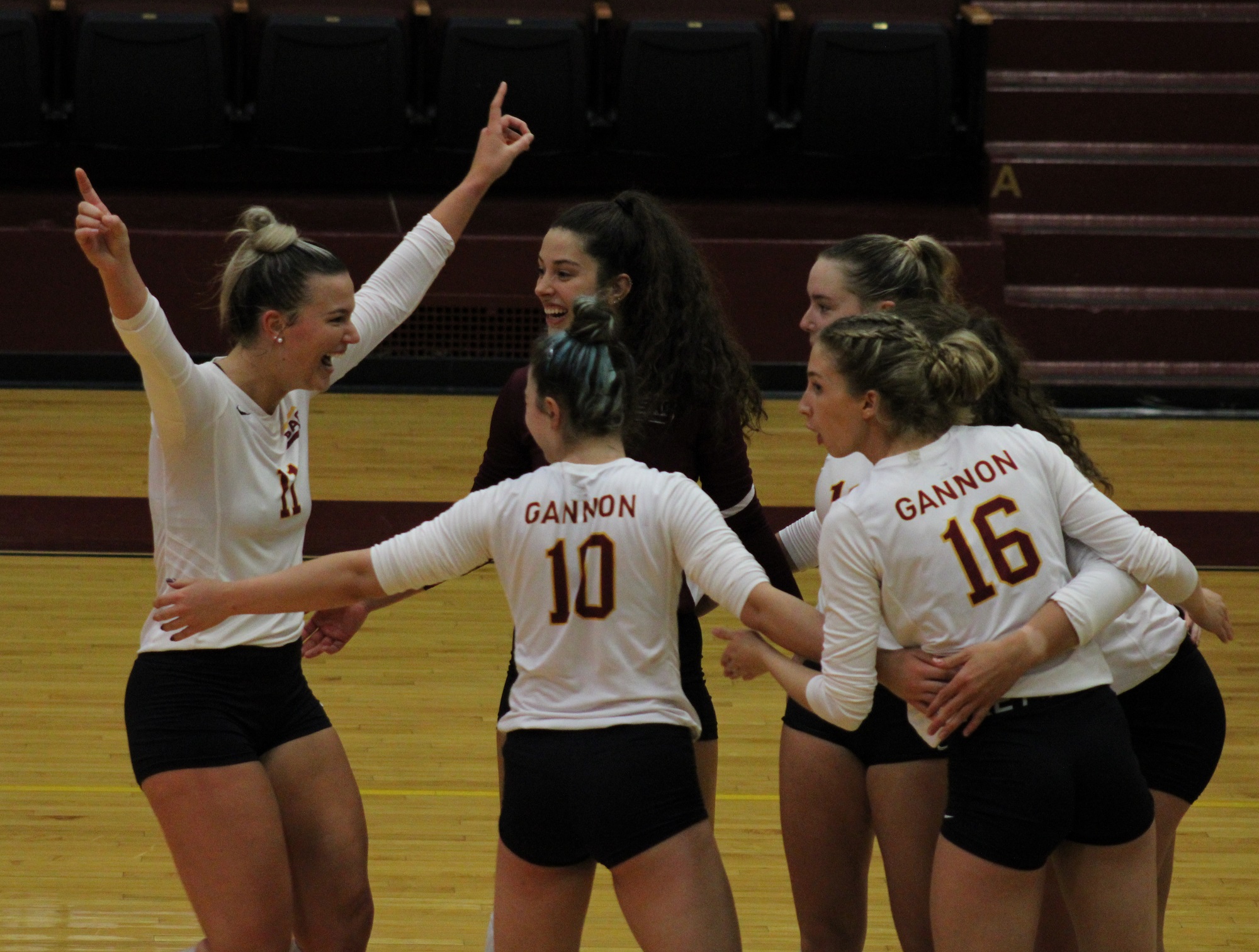 Women's volleyball team stays unbeaten in PSAC West with road win ...