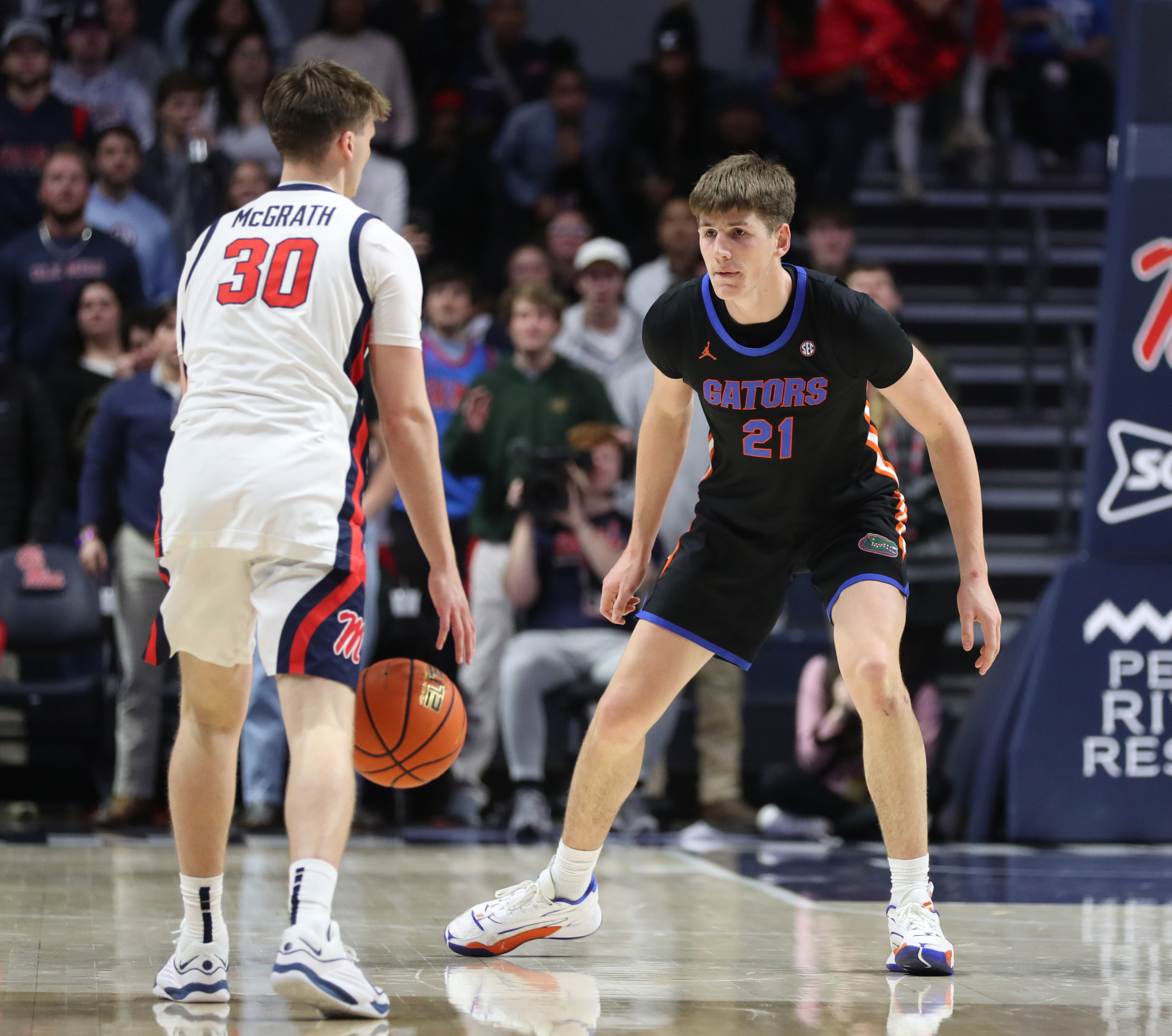 Florida vs Arkansas (Saturday, 4 pm) - Florida Gators