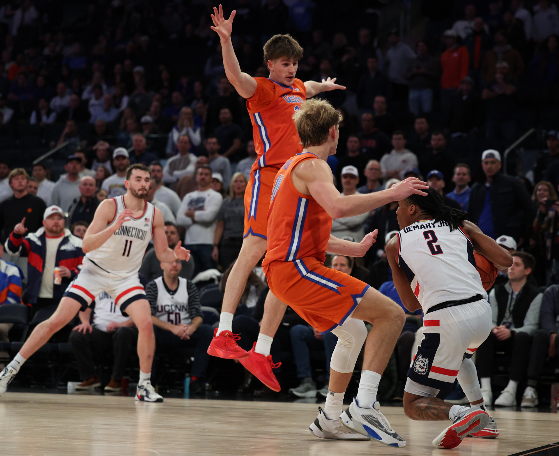 No. 18 Florida vs George Washington (Saturday, 2:30 pm) - Florida Gators