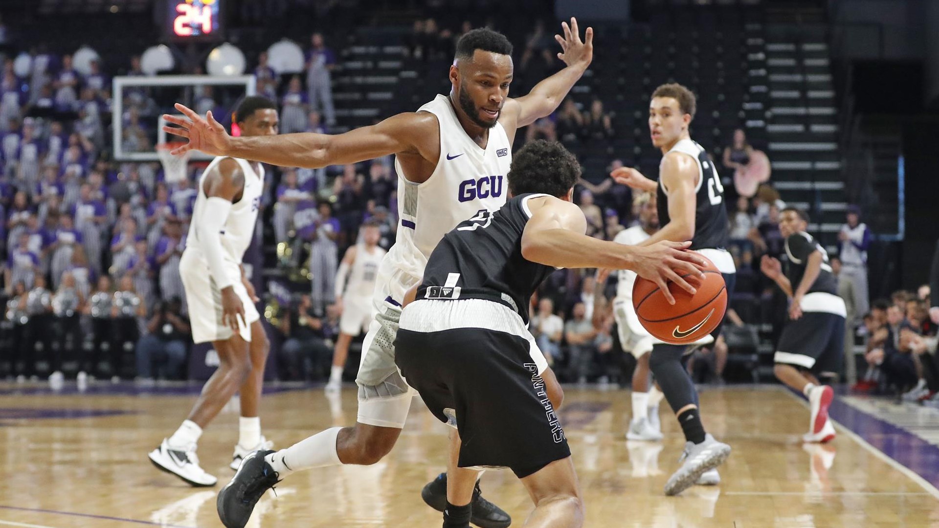 Isiah Brown - Men's Basketball - Grand Canyon University Athletics
