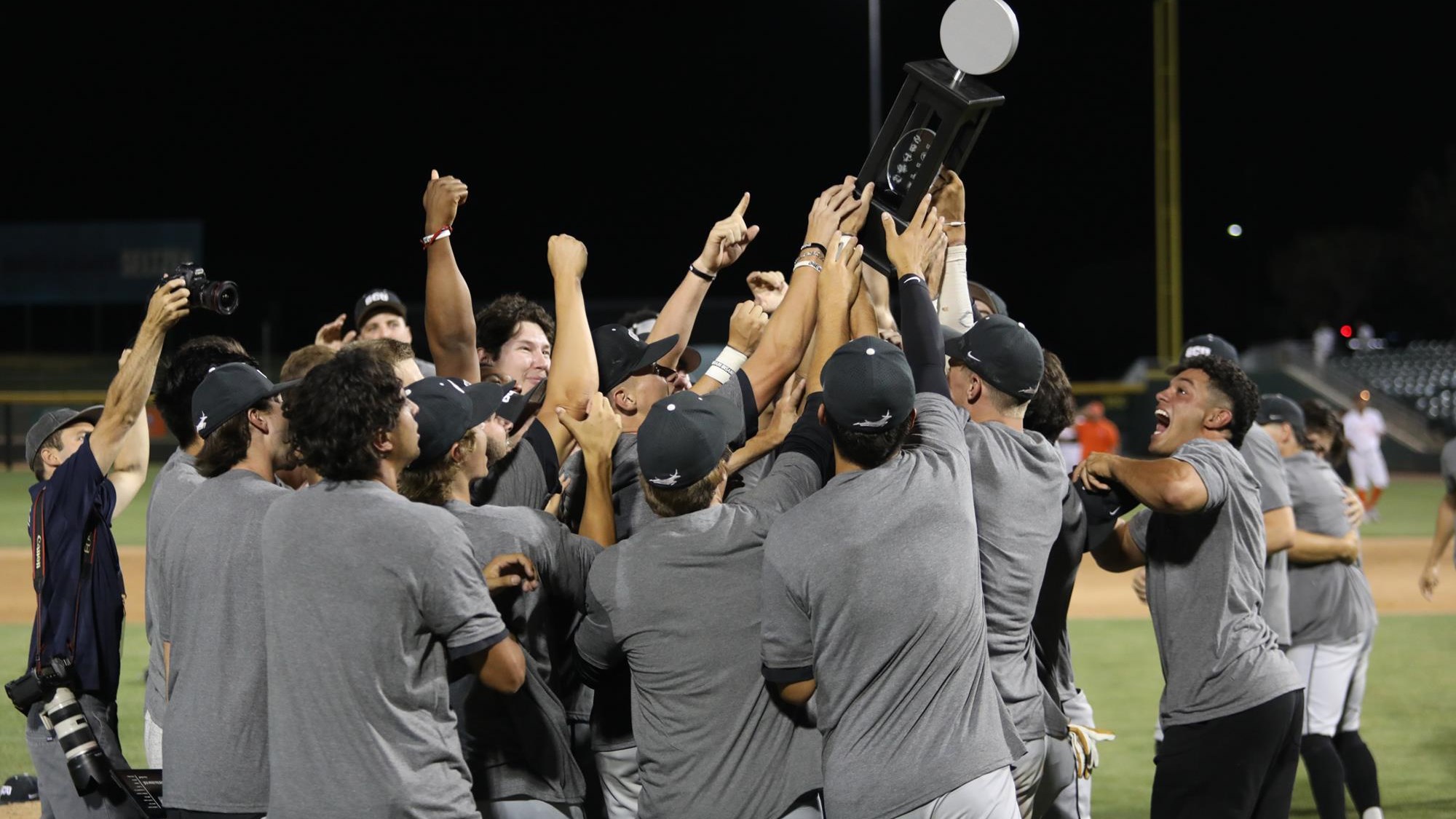 After NCAA tourney debut, Lopes sign superb class - Grand Canyon ...