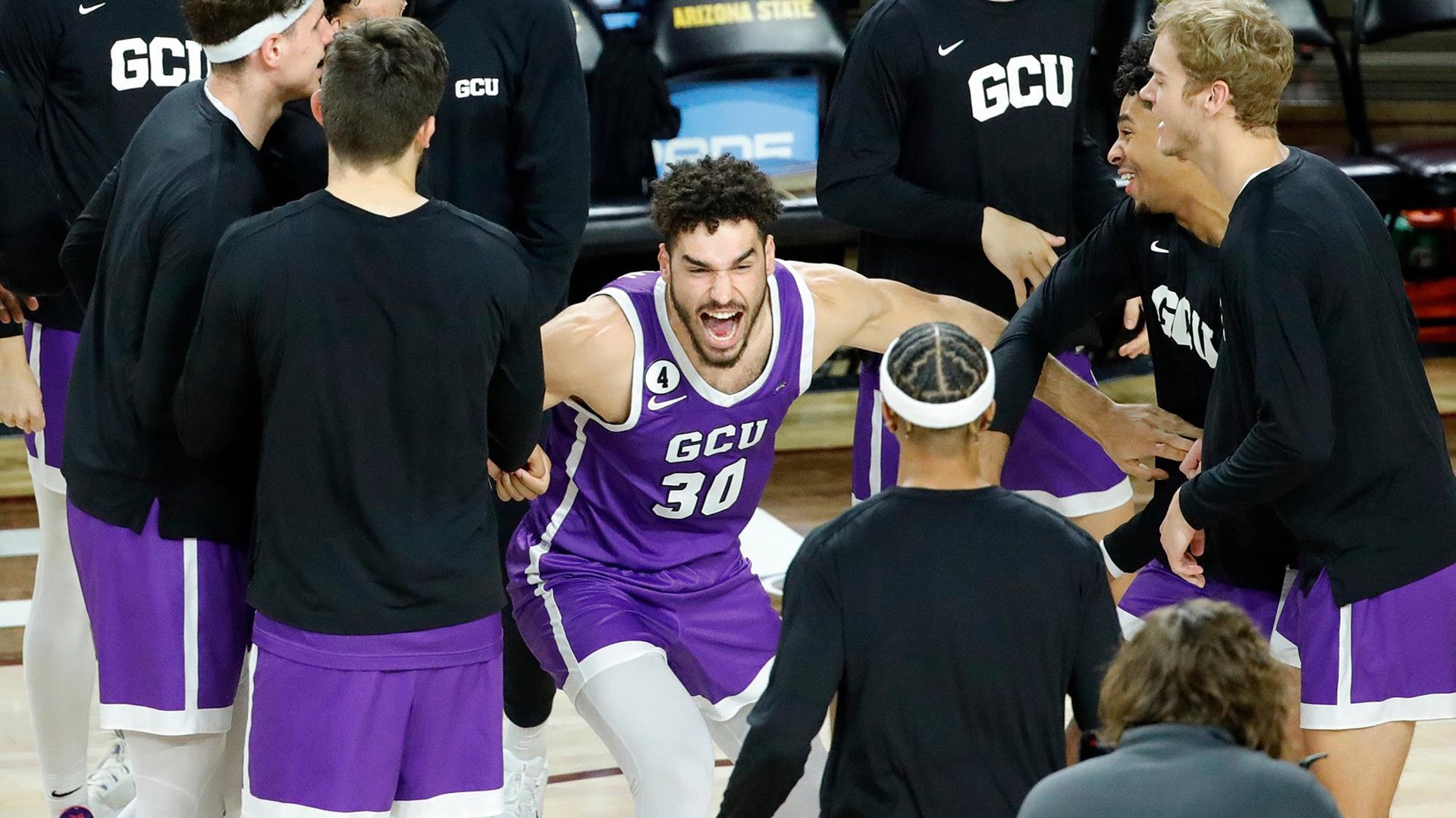 Undefeated foe, Suns arena create unique game - Grand Canyon University ...