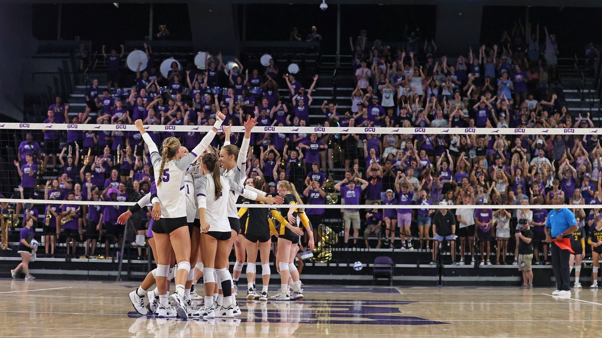 GCU sweeps Idaho in front of record crowd - Grand Canyon University ...