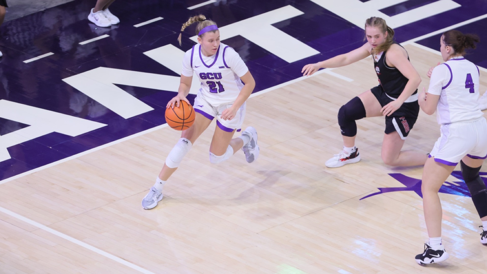 Thunderbirds edge Lopes 63-60 - Grand Canyon University Athletics