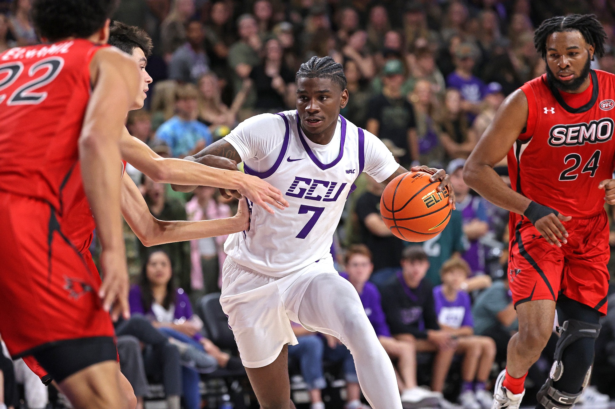 Grant-Foster's 30 fires GCU to fast start - Grand Canyon University ...
