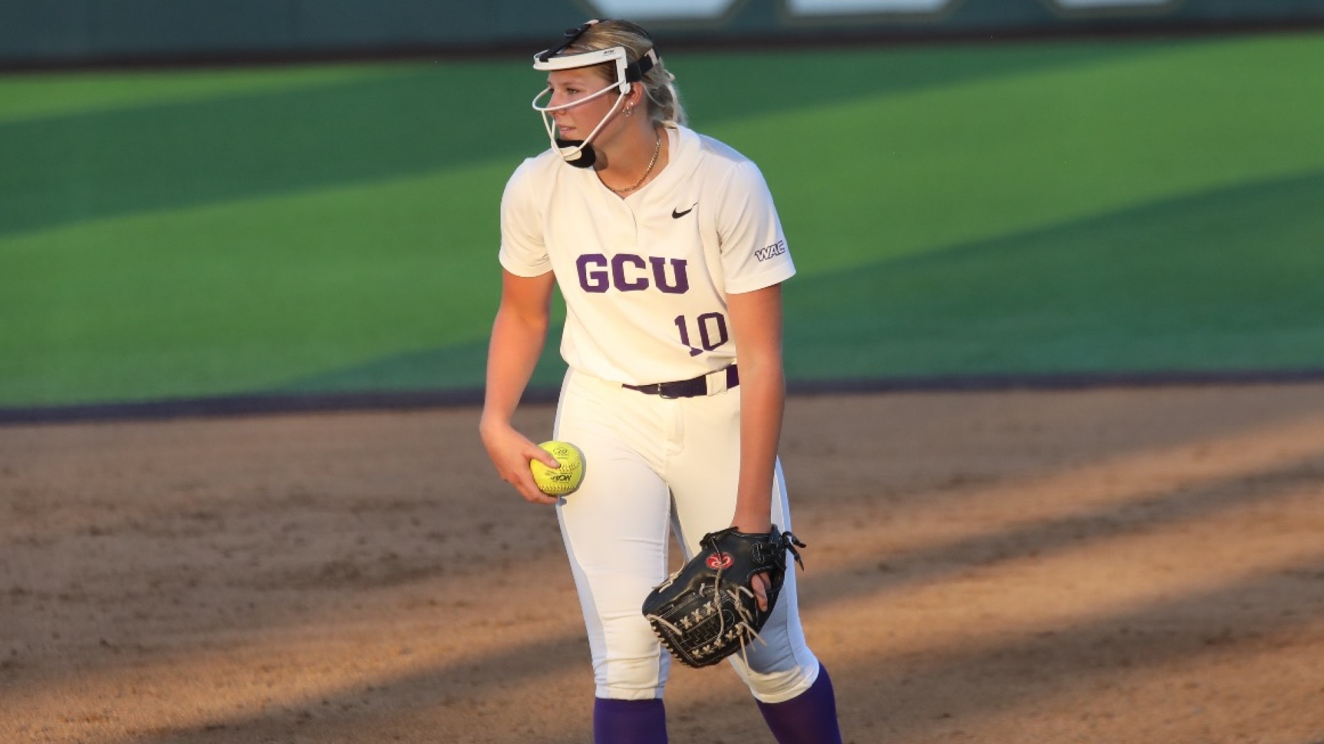 Darwin’s complete-game shutout clinches CBU series - Grand Canyon ...