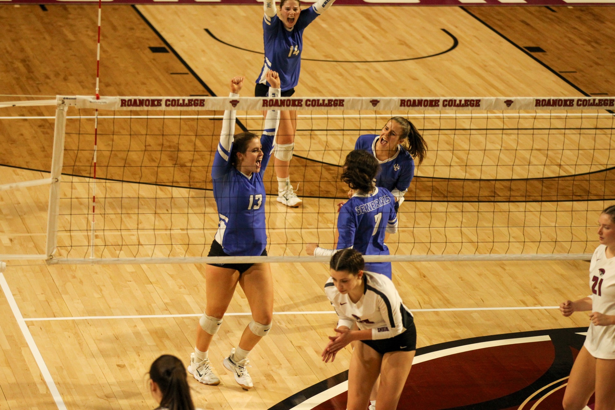 Women’s Volleyball Sweeps Roanoke in ODAC Finale - Washington and Lee ...