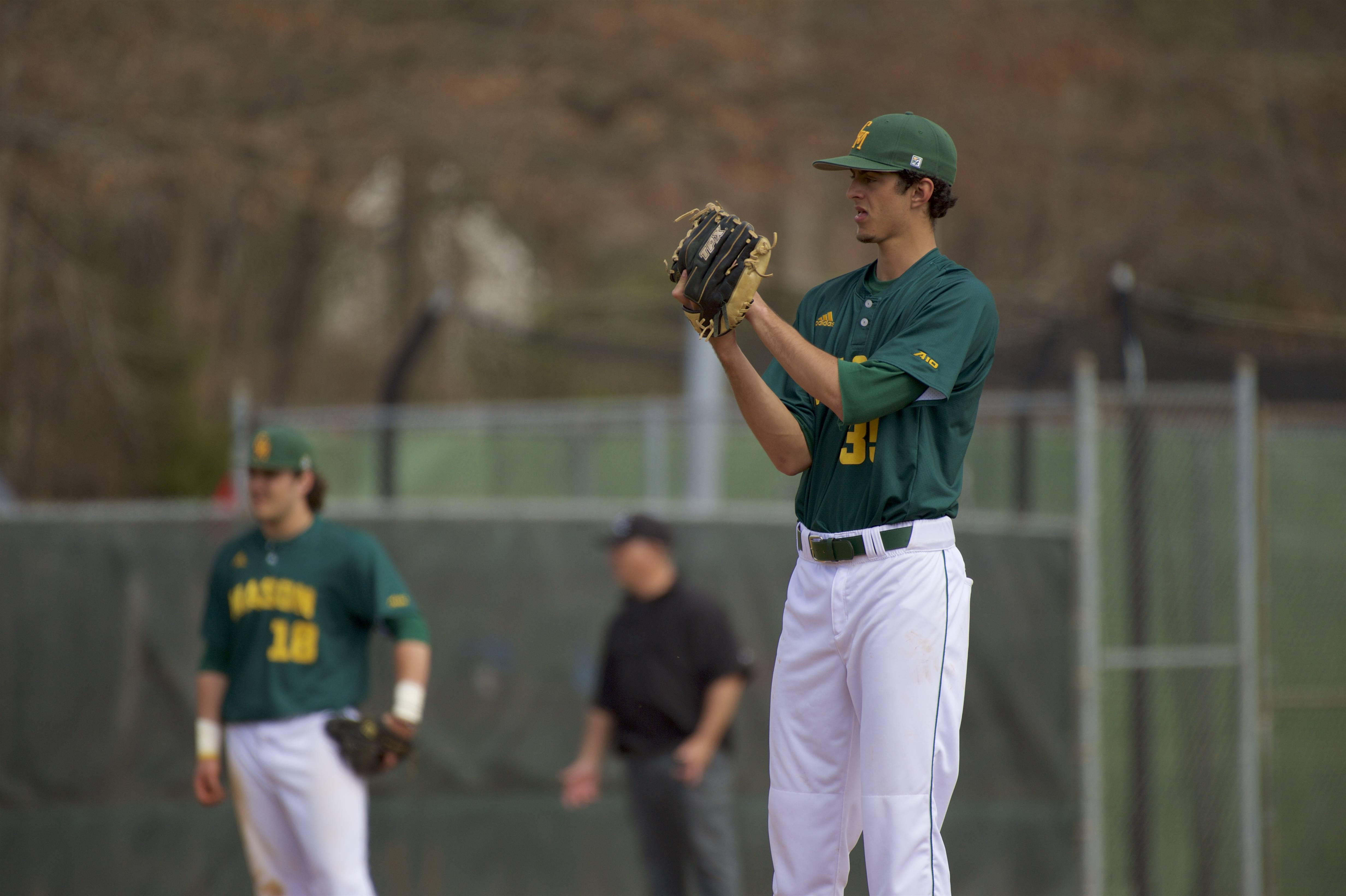 Mason Baseball Splits Doubleheader With Richmond - George Mason ...