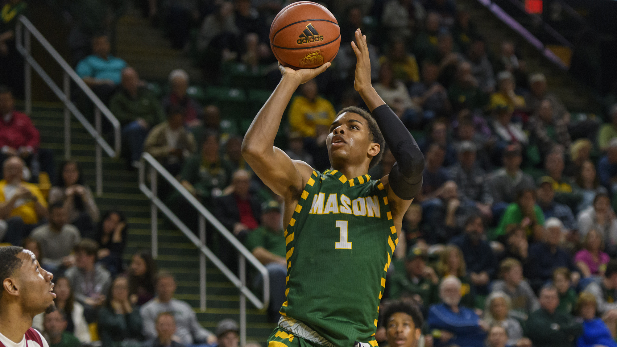 Mason Outlasts UMass 68-63 in Amherst - George Mason University Athletics
