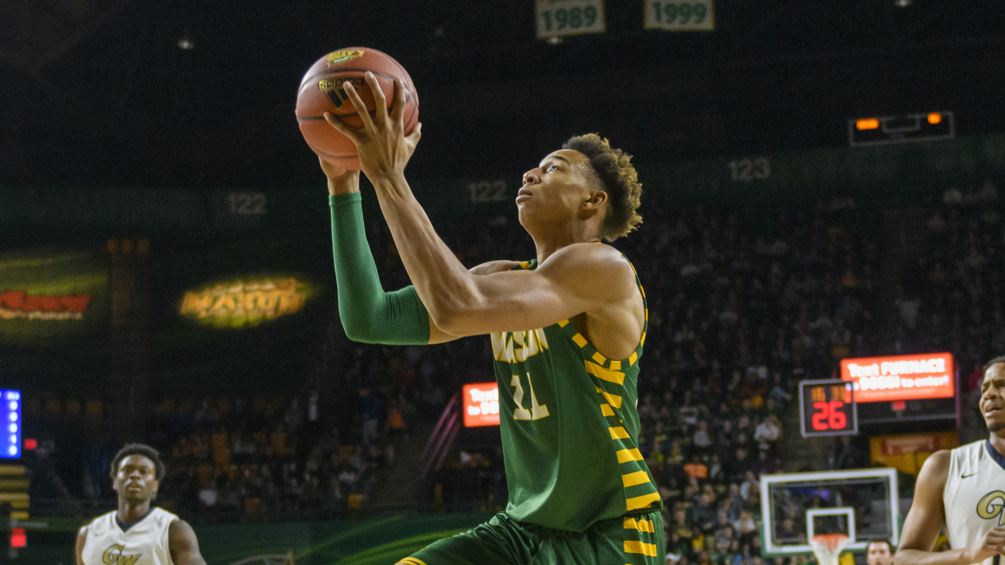 Mason Falls at Hot-Shooting VCU, 79-63 - George Mason University Athletics