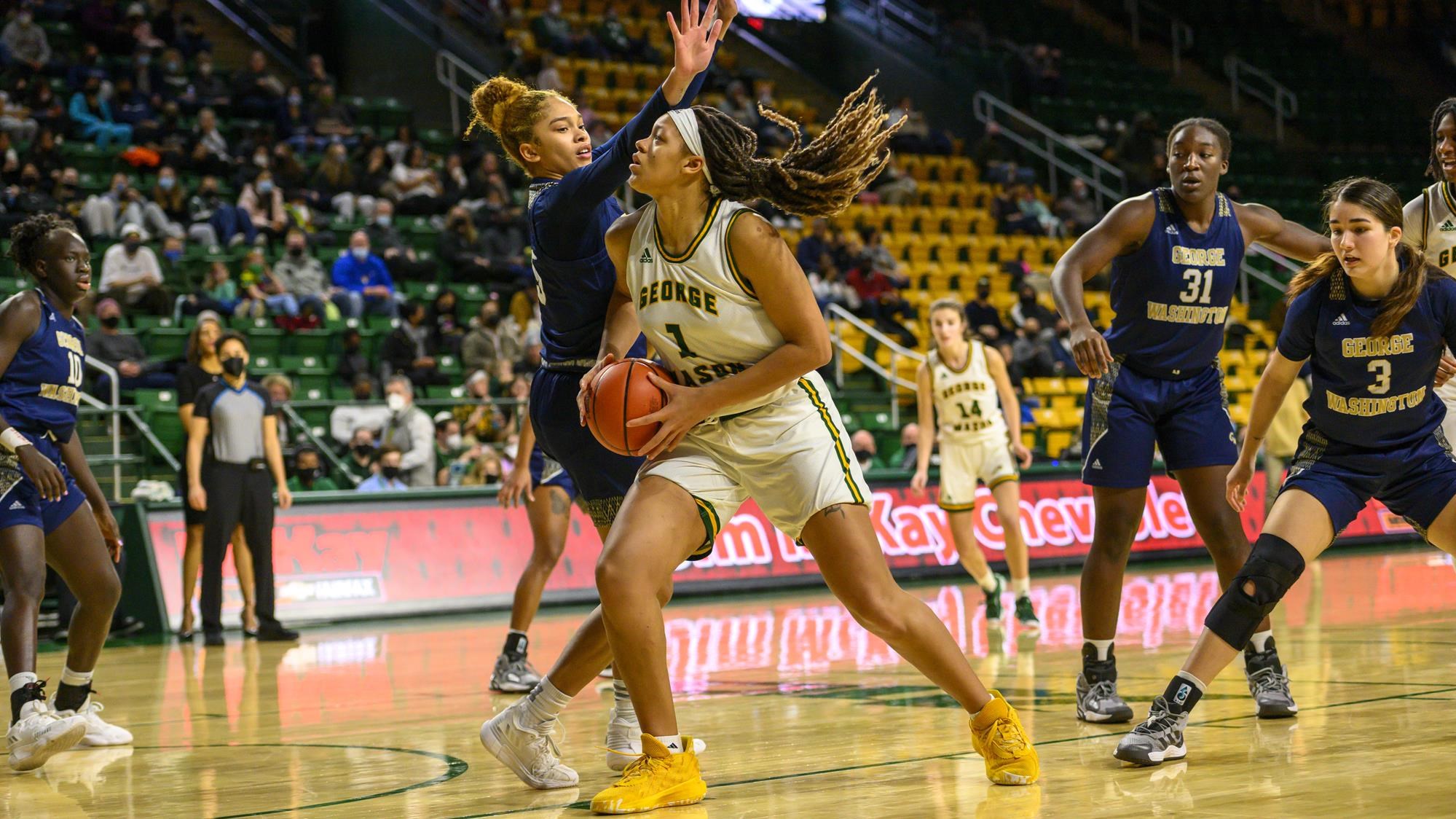 Mason Falls to Dayton on Saturday - George Mason University Athletics