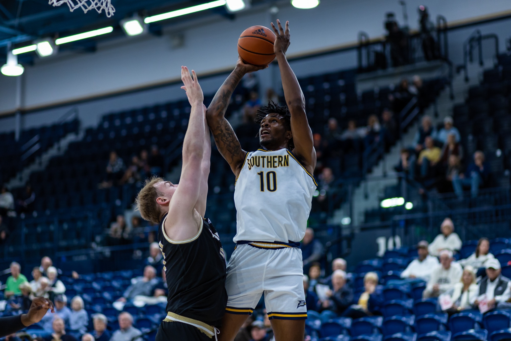 Carlos Curry - Men's Basketball - Georgia Southern University Athletics