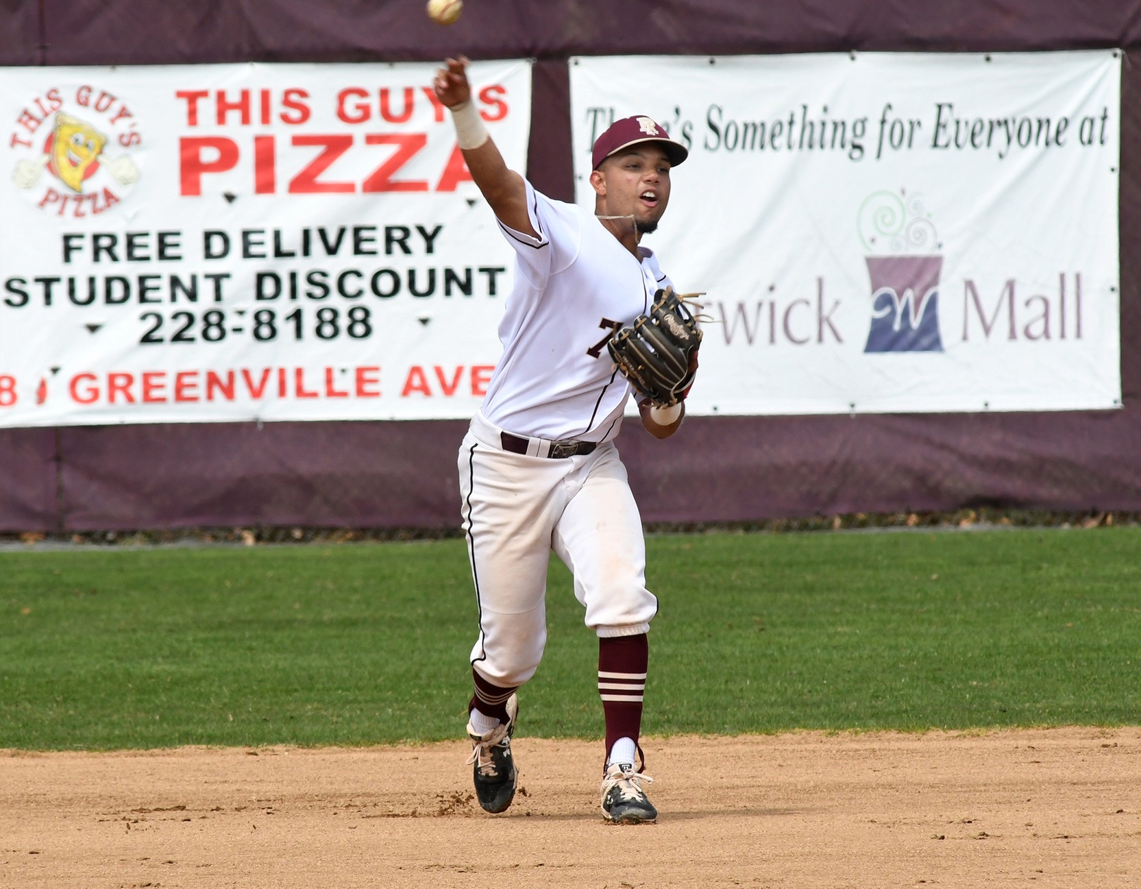 Anchormen Take Down Cougars, 8-5 - Rhode Island College