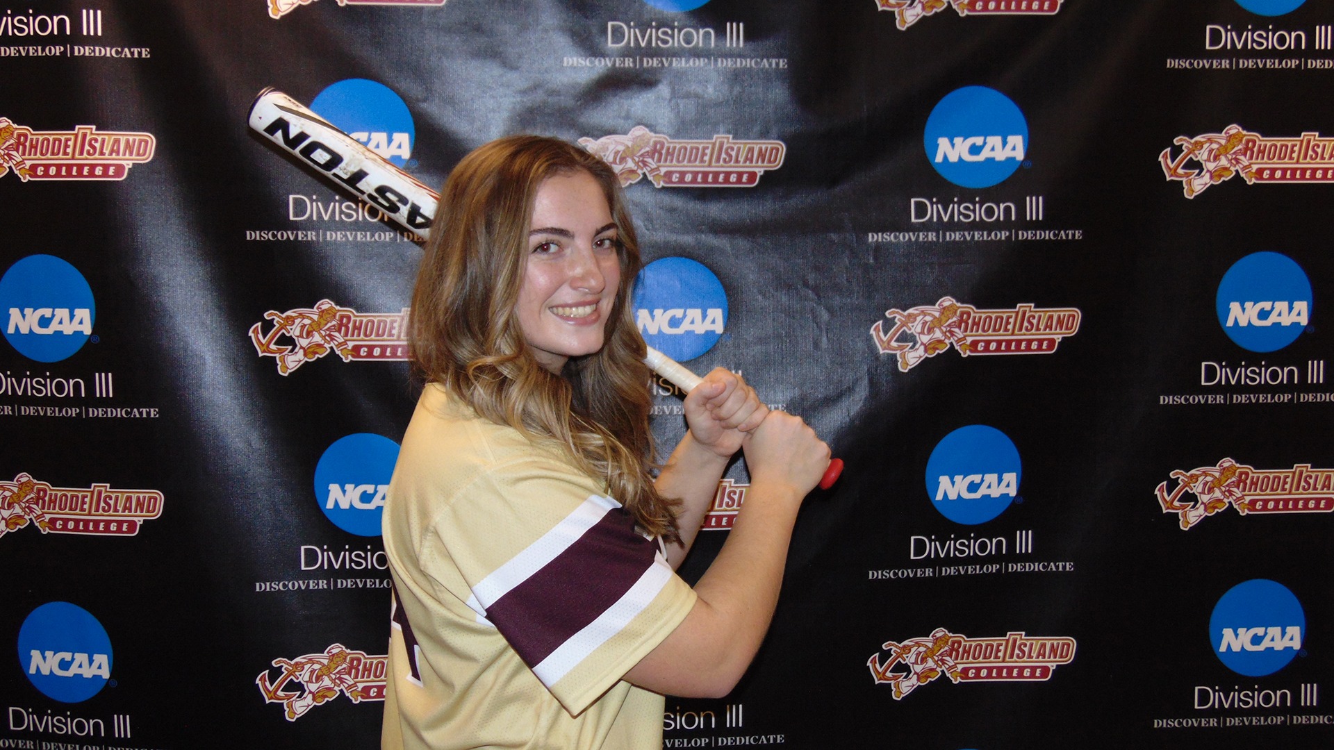 Pfeiffer Edges Anchorwomen in Extra Innings, 7-6 - Rhode Island College