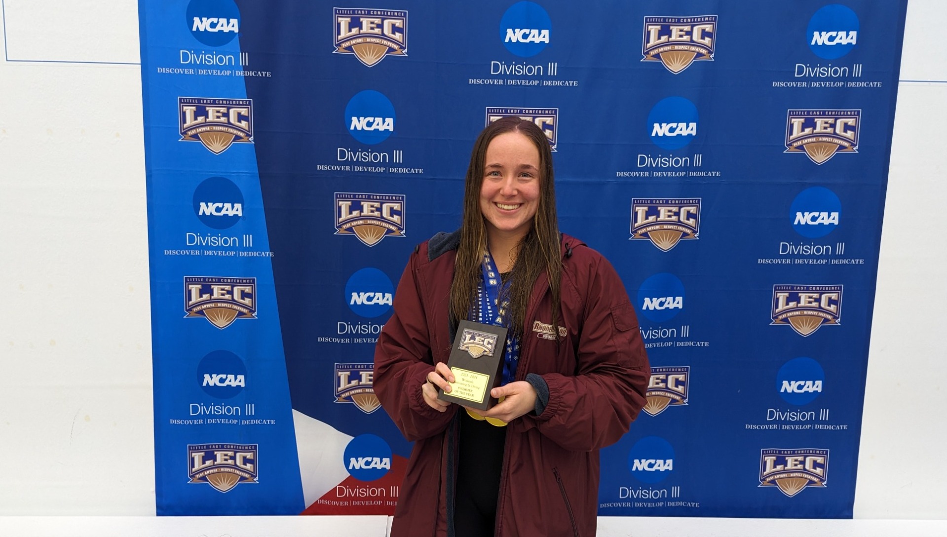 Vygoder and Krafton Lead Anchorwomen at Clark - Rhode Island College