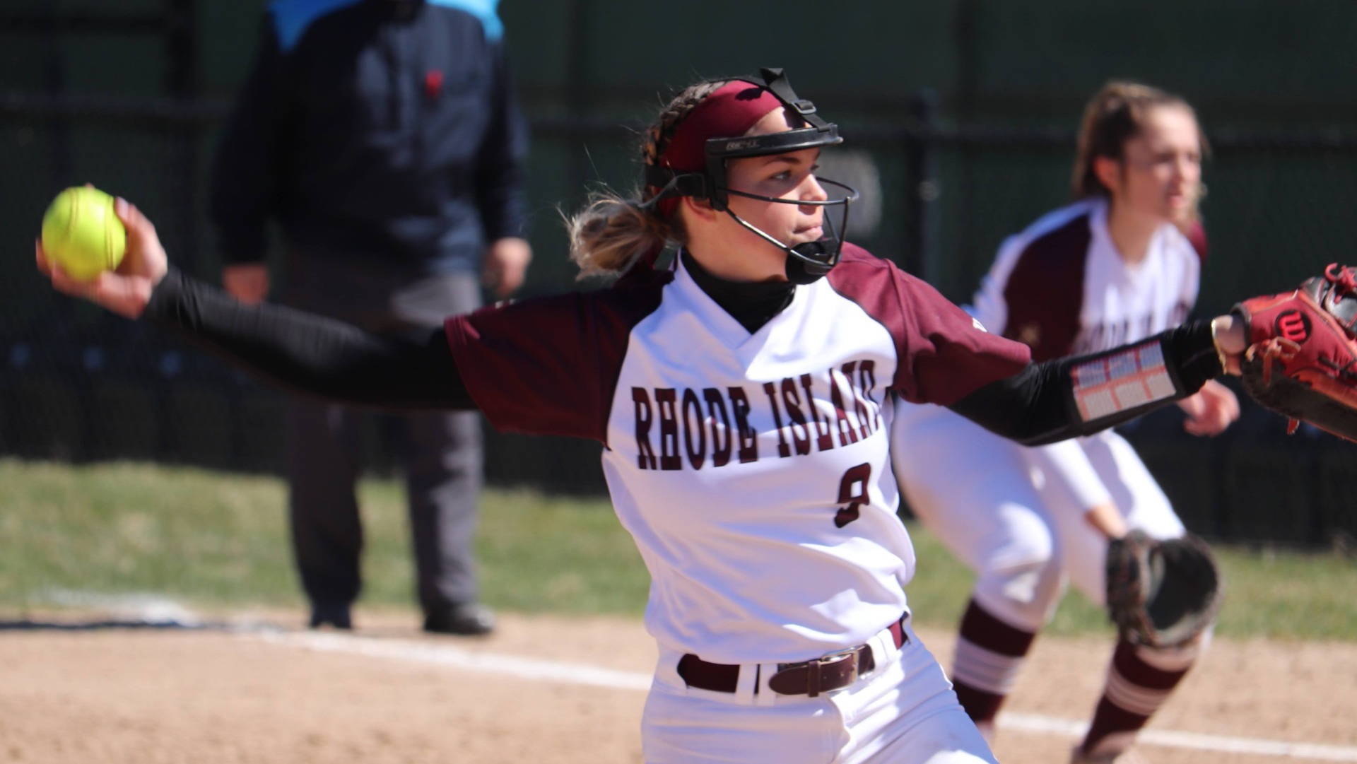 Kidd and Earley Receive Weekly Softball Awards - Rhode Island College