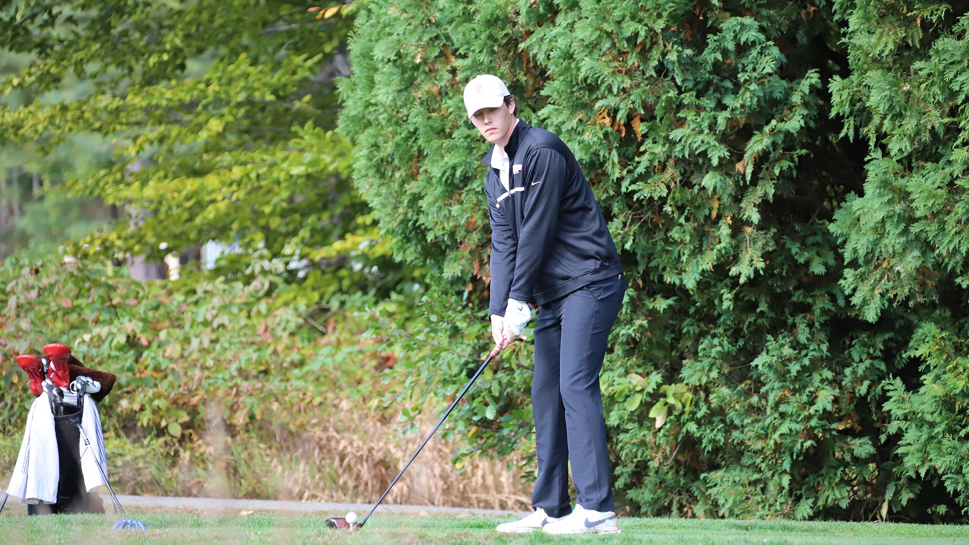 Bruins Slot Takes First as Anchormen Win Fall Invitational - Rhode ...