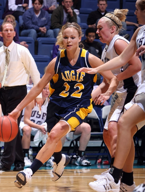 Amy Puthoff - Women's Basketball - Augustana University Athletics
