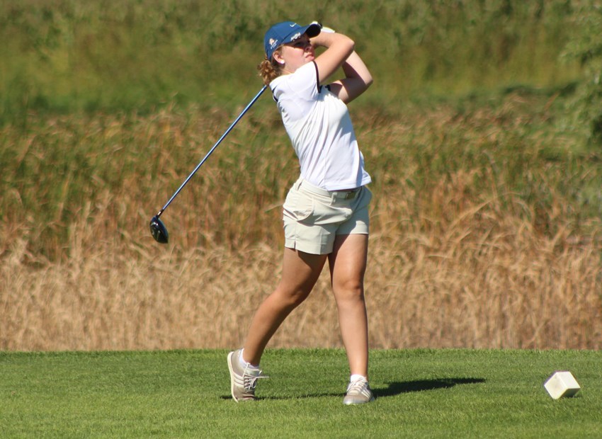 Emily Israelson - Women's Golf - Augustana University Athletics