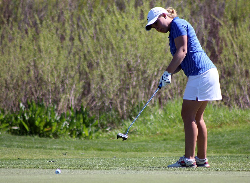 Emily Israelson - Women's Golf - Augustana University Athletics