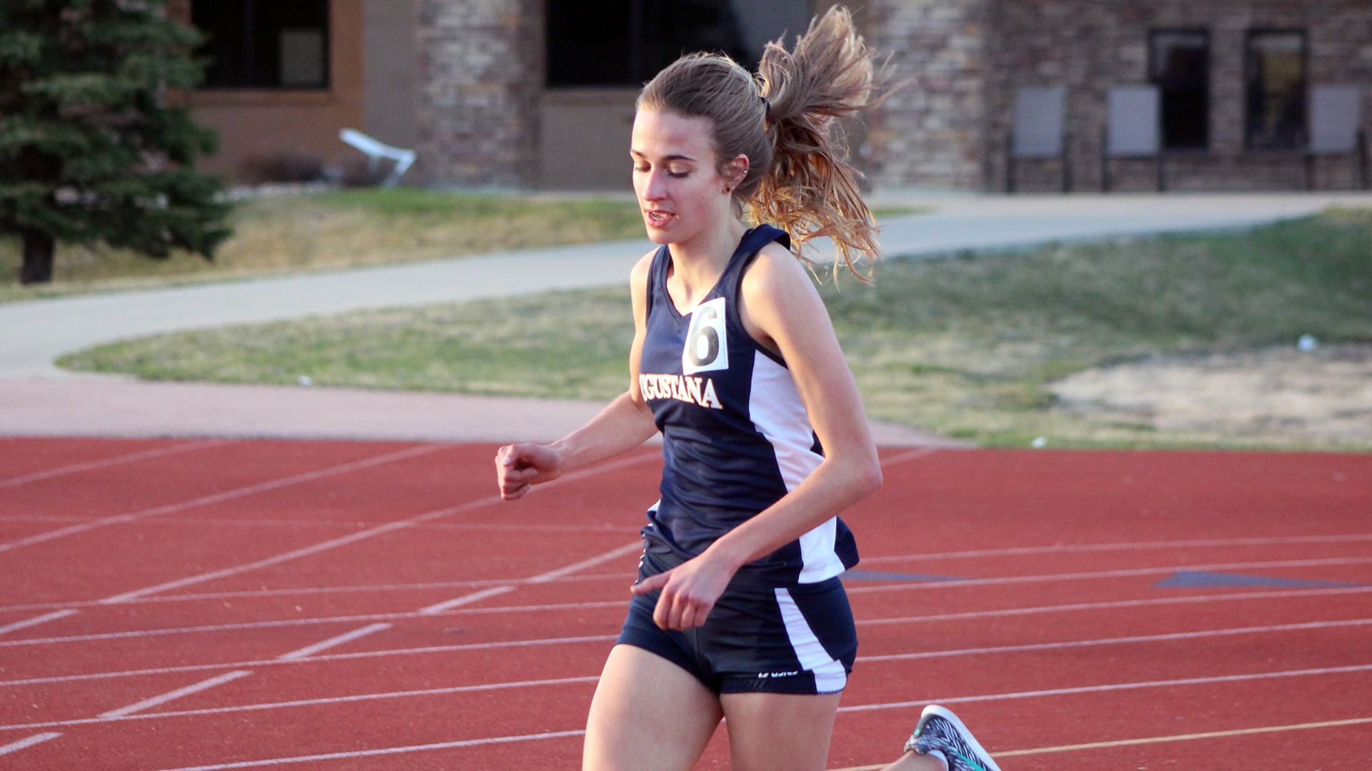 Mackenzie Kelly - Women's Track and Field - Augustana University Athletics